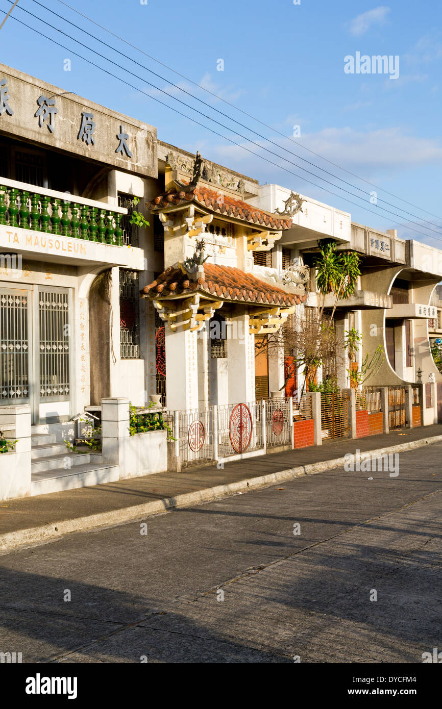 Typical Mausoleum on the Chinese Cemetery in Manila, Philippines Stock ...