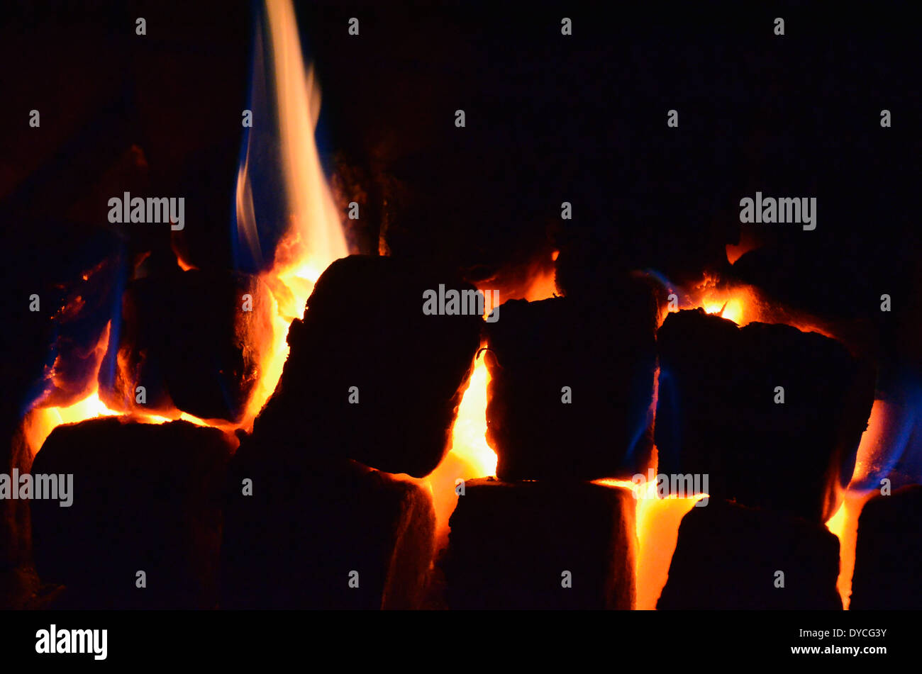 Gas fire flames hi-res stock photography and images - Alamy