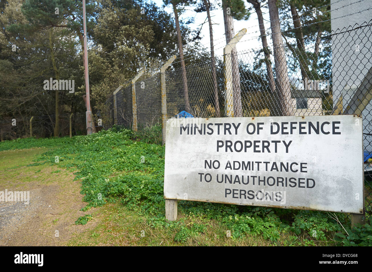 Ministry of Defence Property sign Stock Photo - Alamy