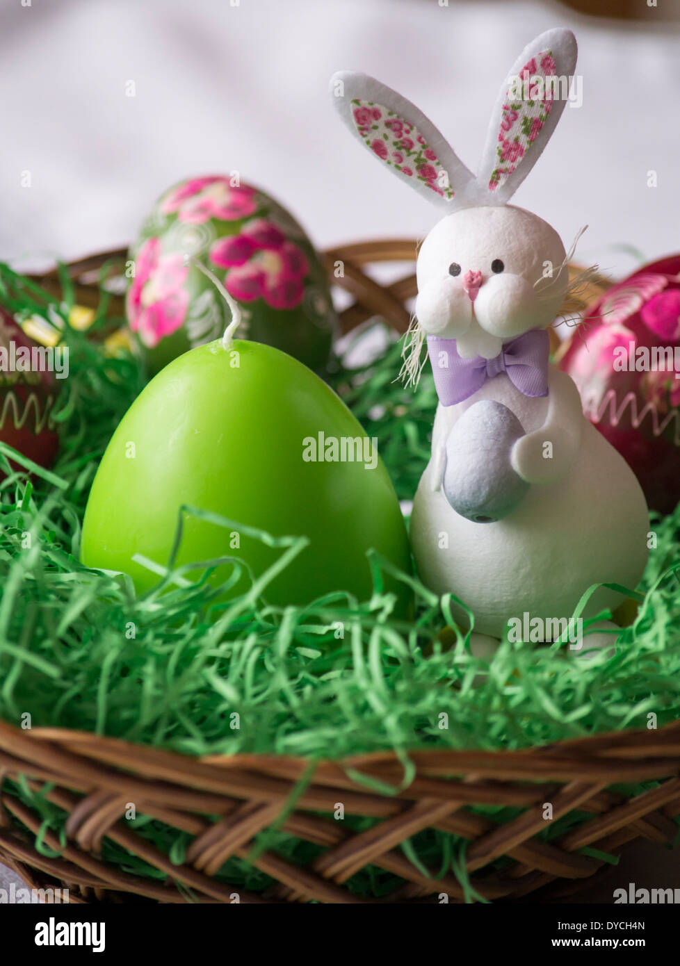 Bunny rabbit in basket hi-res stock photography and images - Alamy