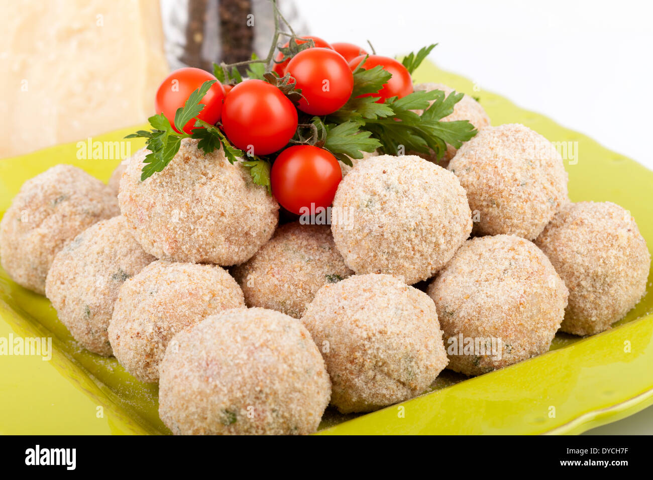 Fresh beef raw meatballs hi-res stock photography and images - Alamy