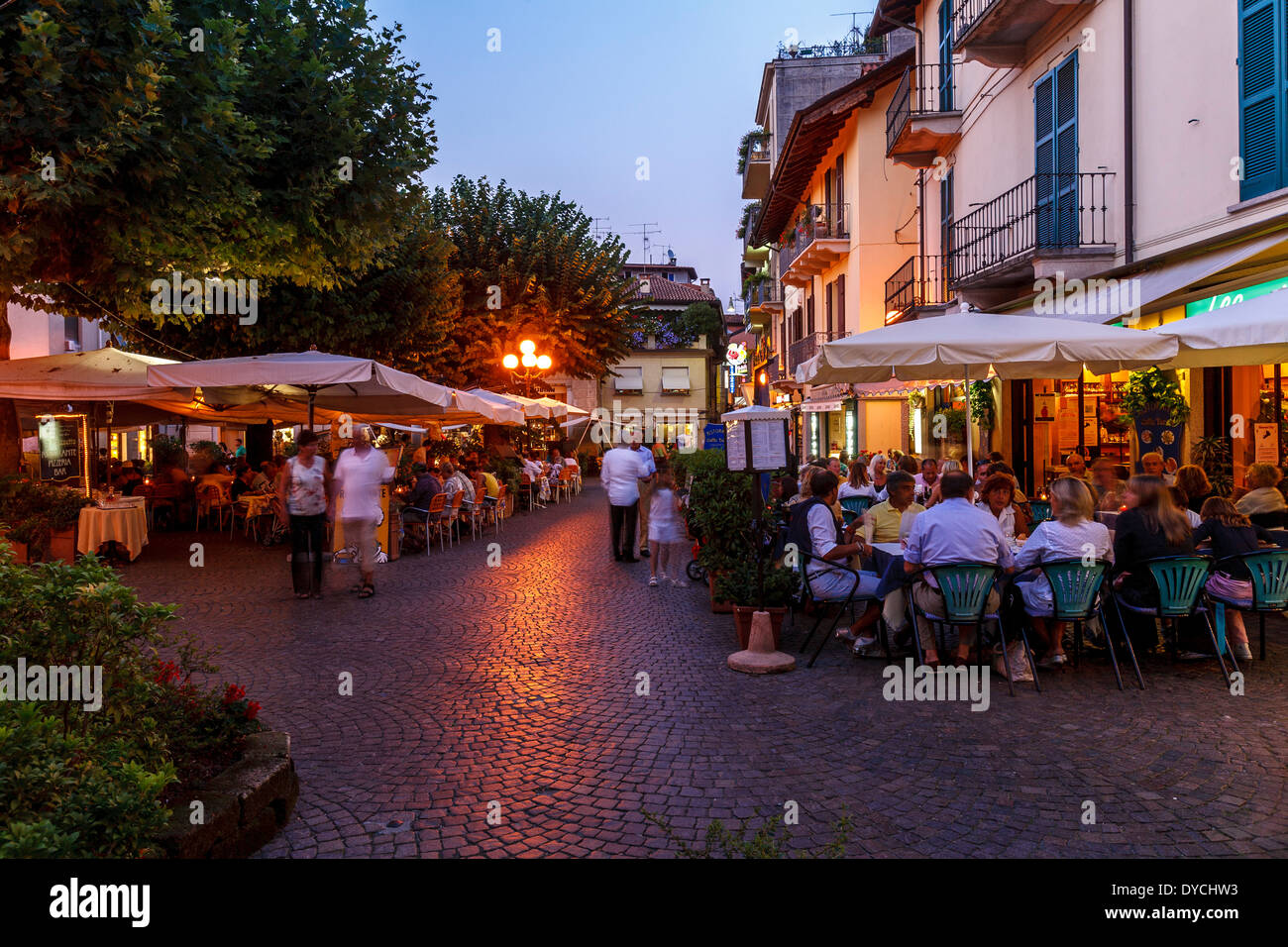Stresa and restaurant and italy hi-res stock photography and images - Alamy