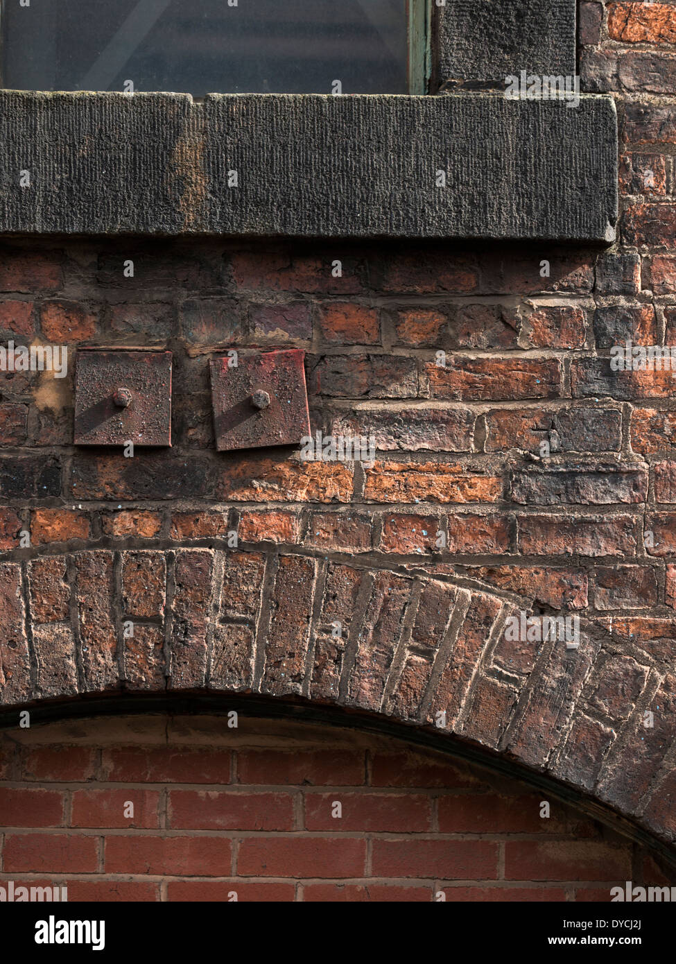 Urban decay run down building Stock Photo - Alamy