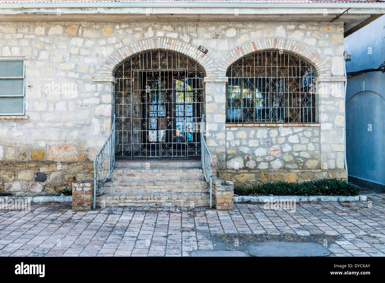 Old dilapidated buildings hi-res stock photography and images - Alamy