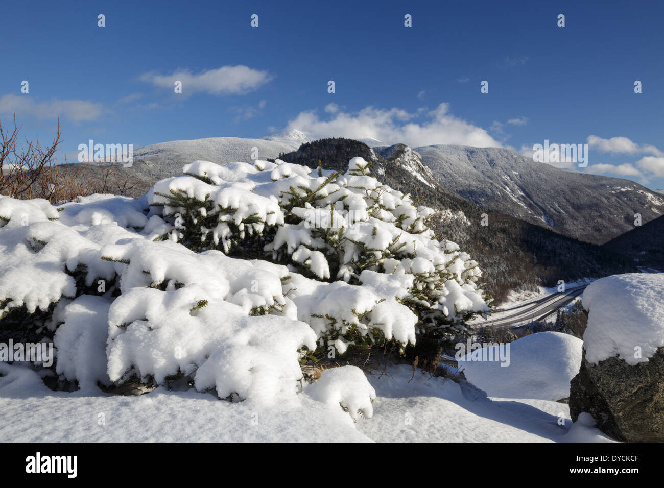 Franconia Notch State Park from Artists Bluff in the White Mountains ...