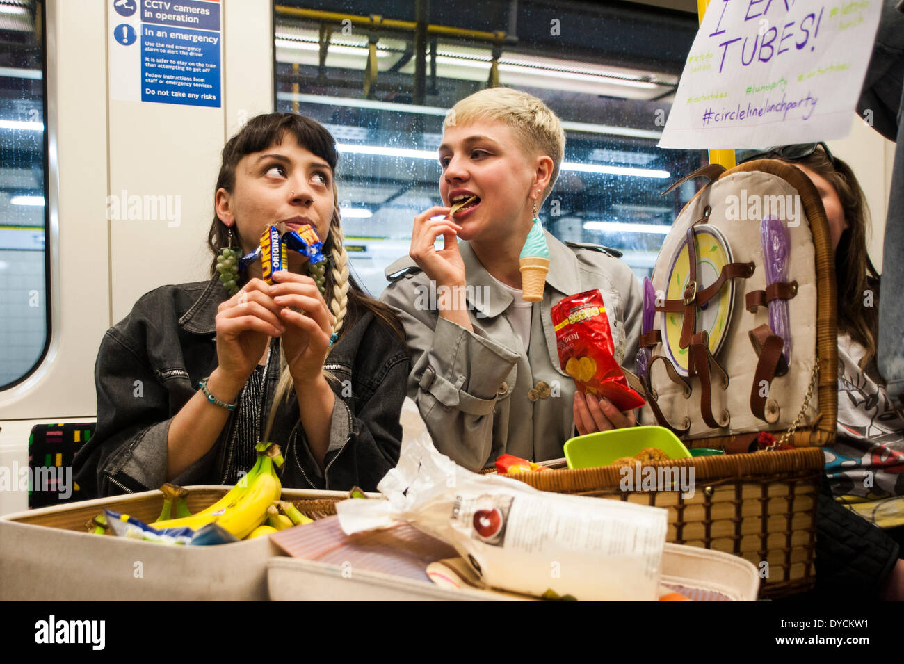 Women food circle line hi-res stock photography and images - Alamy