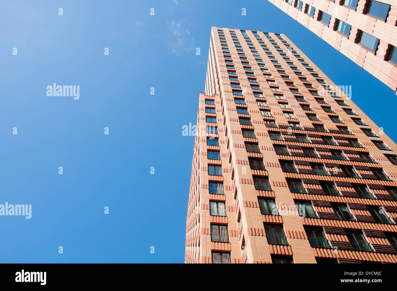 Office tall building hi-res stock photography and images - Alamy