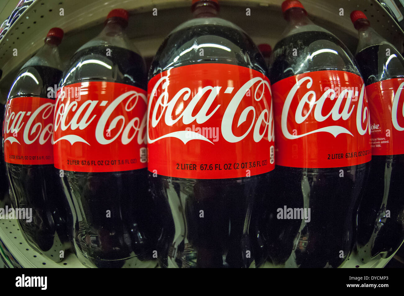 Bottles of Coca-Cola in a grocery store in New York Stock Photo - Alamy