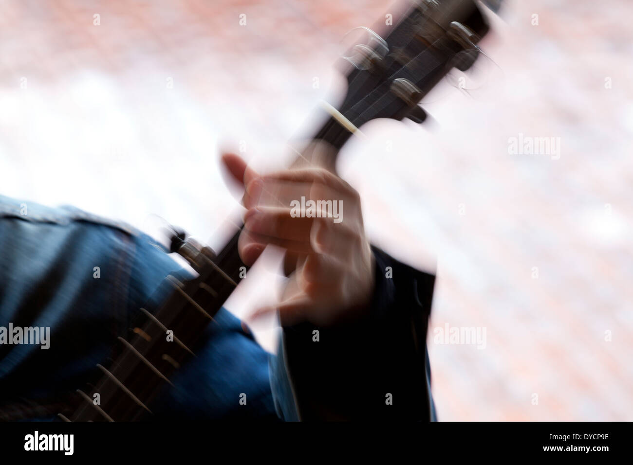 Play banjo hi-res stock photography and images - Alamy