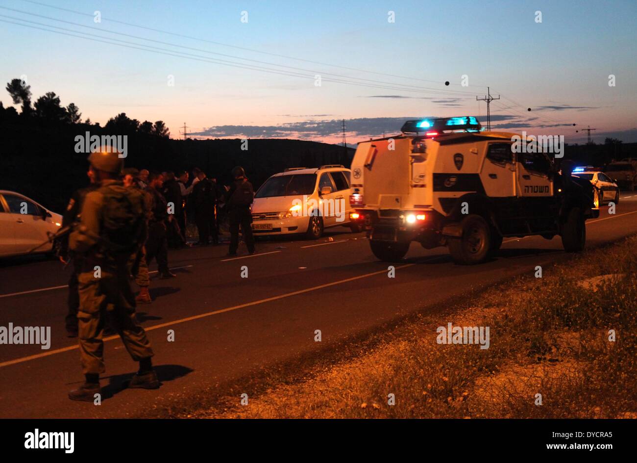 Hebron, West Bank, Palestinian Territory. 14th Apr, 2014. Israeli ...