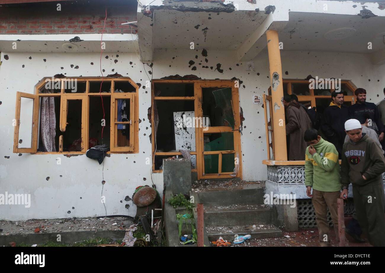 Bullet riddled house hi-res stock photography and images - Alamy