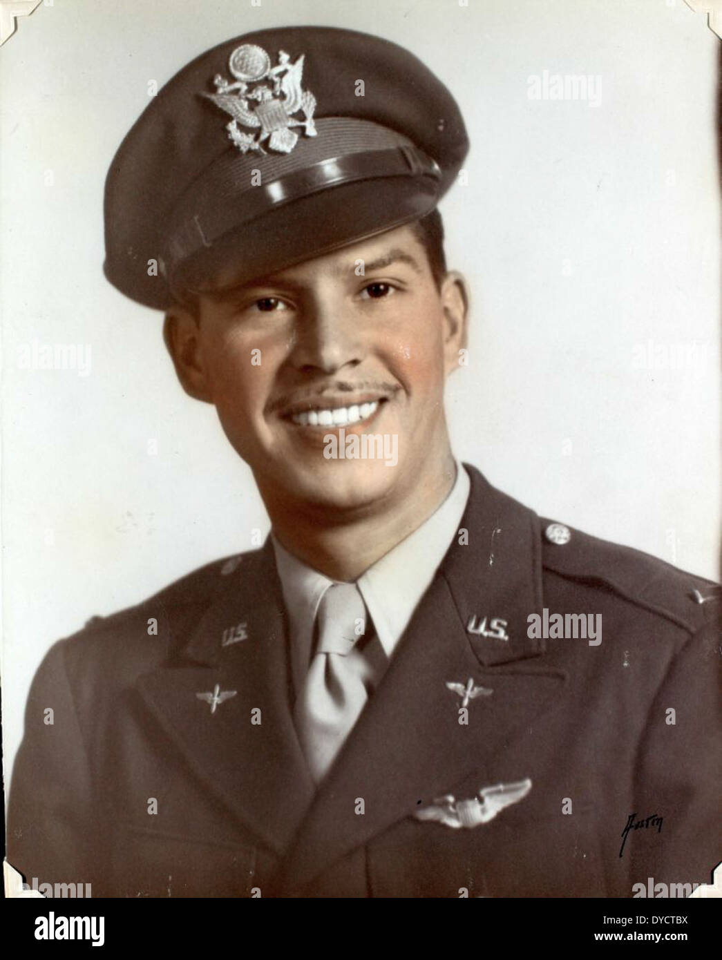 This image shows Oscar Perdomo, a World War II fighter ace from the ...