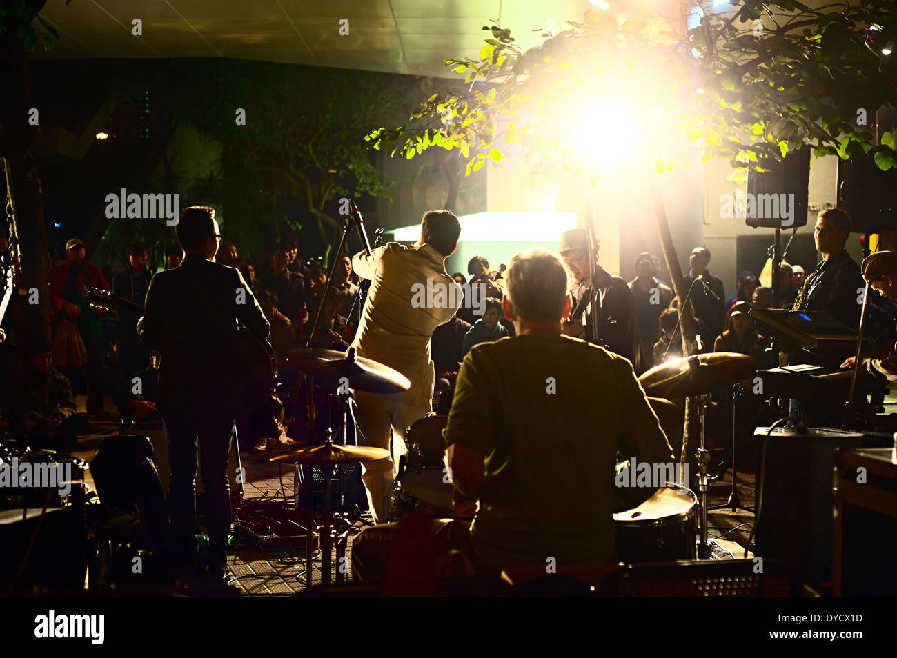 Backstage concert hi-res stock photography and images - Alamy