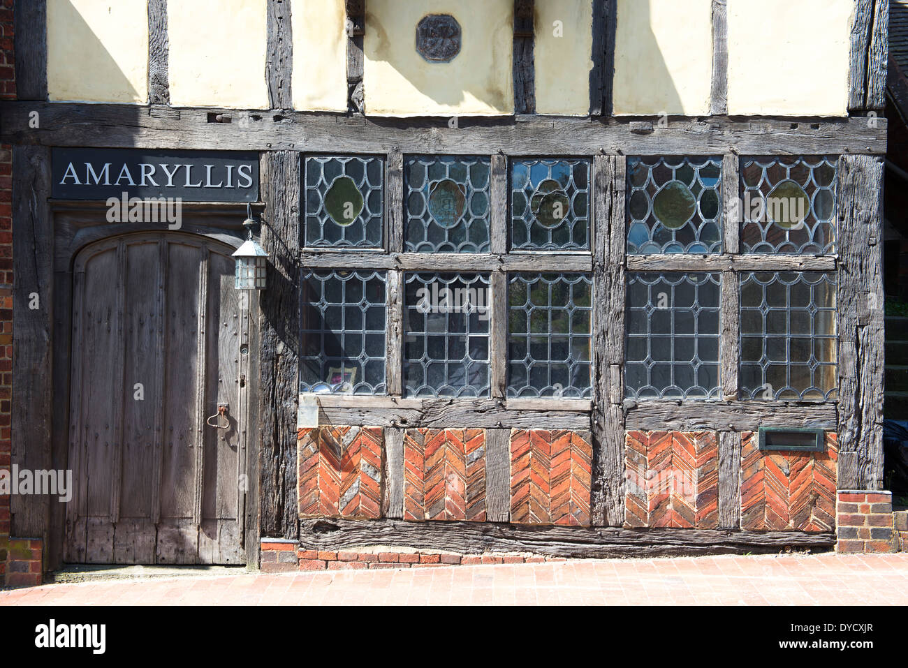 Timber medieval building hi-res stock photography and images - Alamy