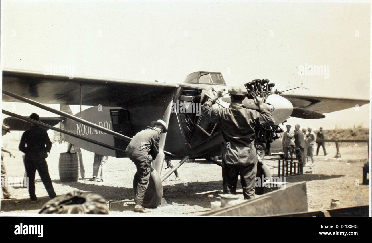 This image from the AL-47 Olseon Album features airships and aircraft ...