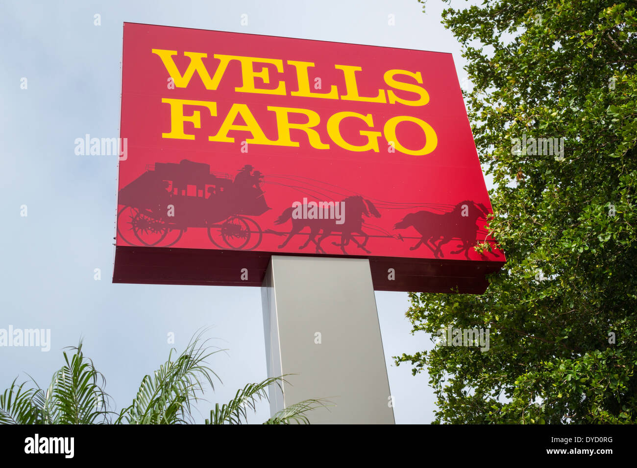 Banking Sign Logo High Resolution Stock Photography and Images - Alamy