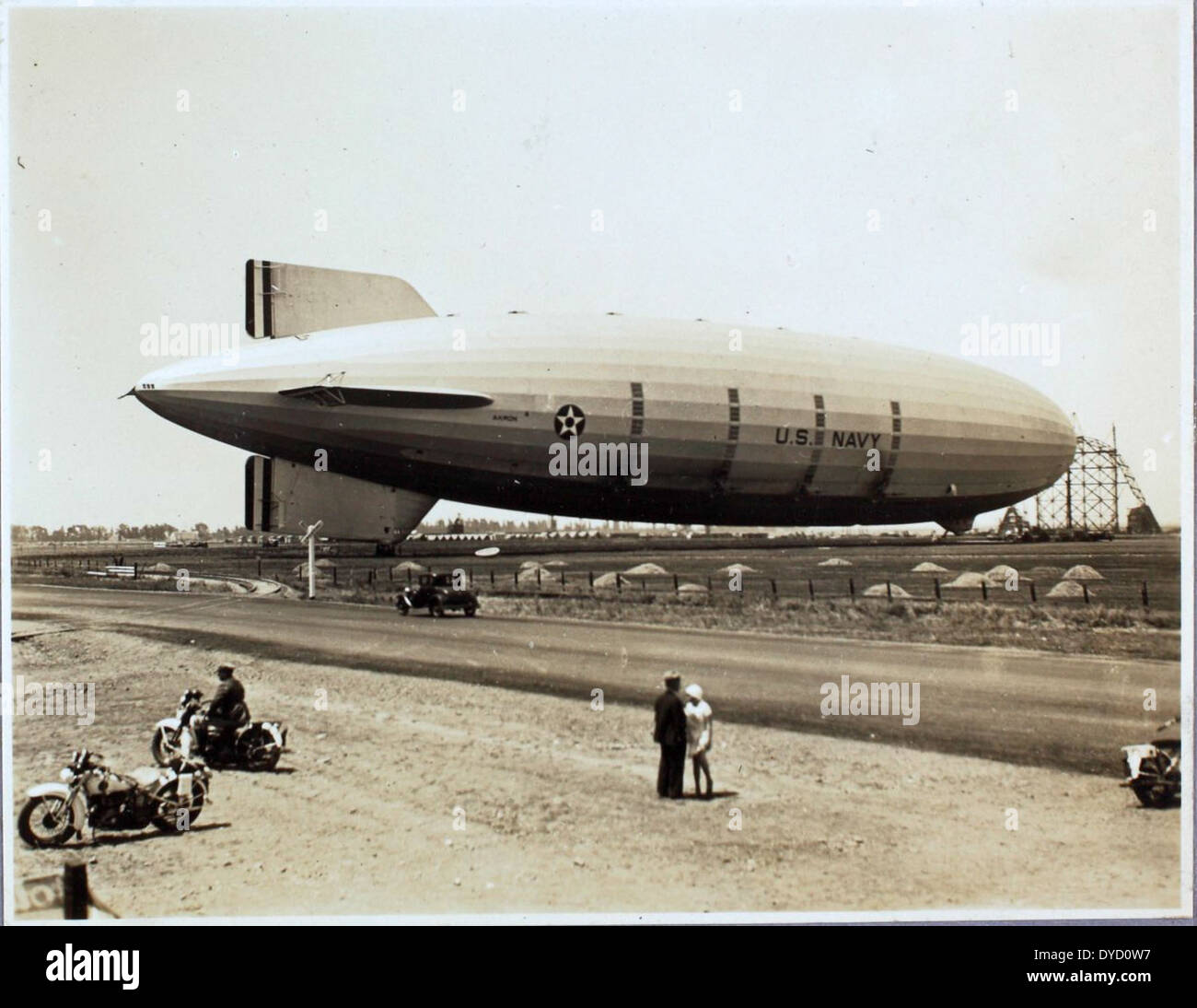 Uss los angeles airship hi-res stock photography and images - Alamy