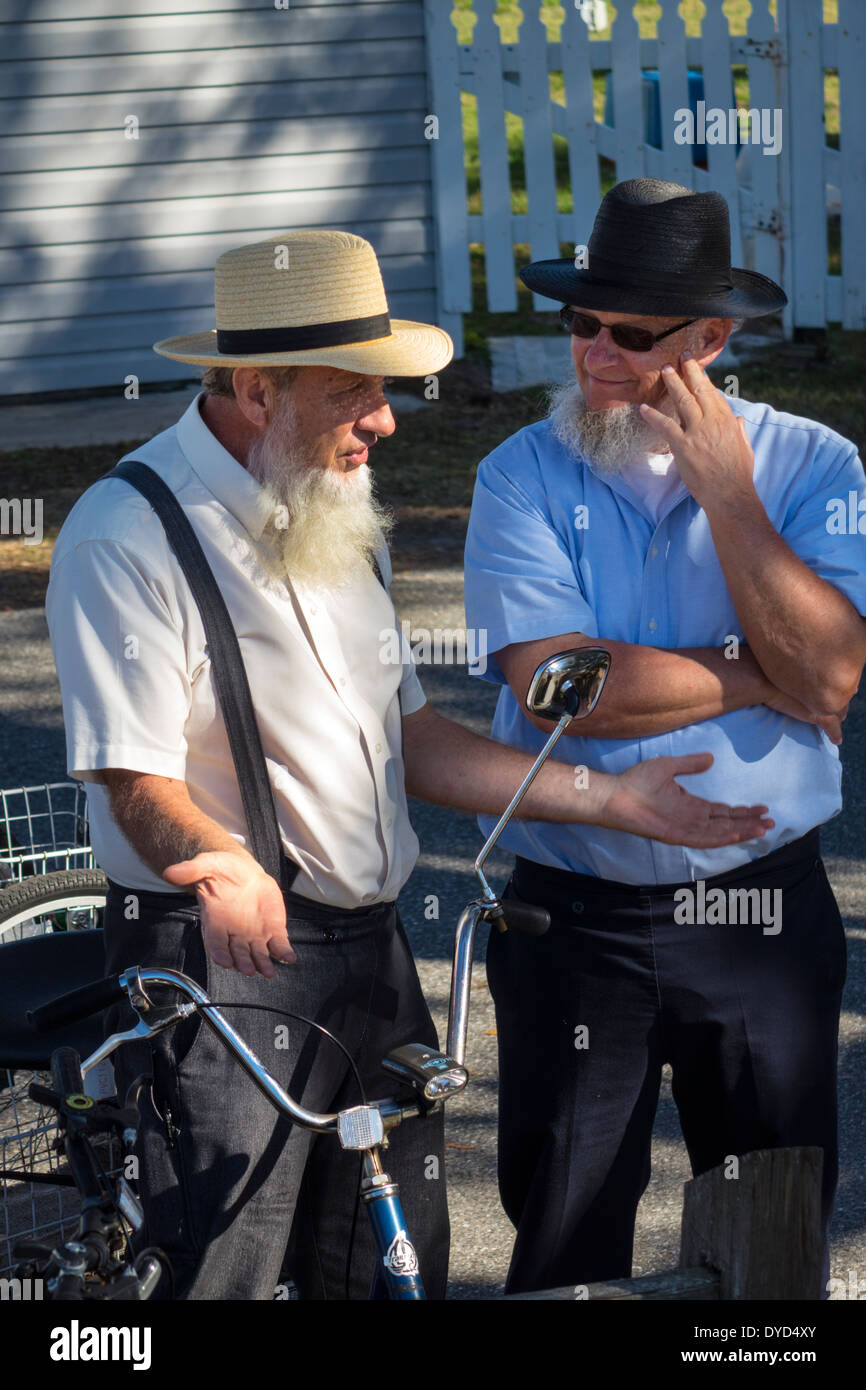 Amish Man Hat High Resolution Stock Photography and Images - Alamy