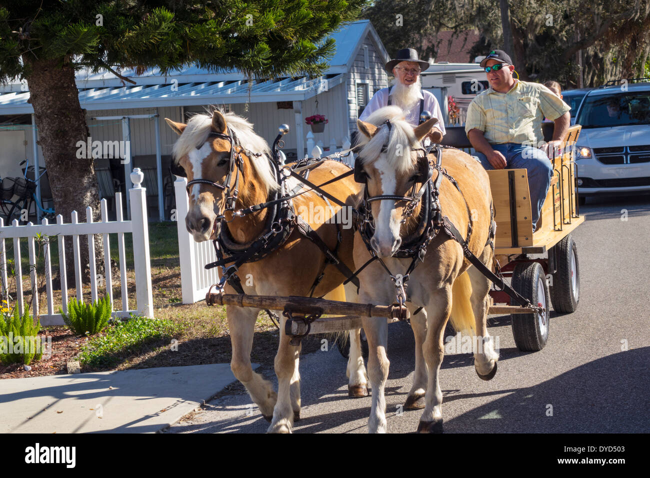 Amish men male man High Resolution Stock Photography and Images - Alamy