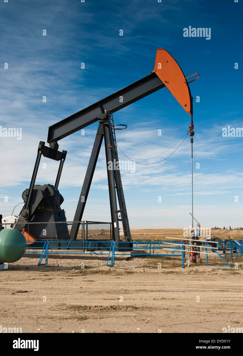 Oil field pumpjack hi-res stock photography and images - Alamy