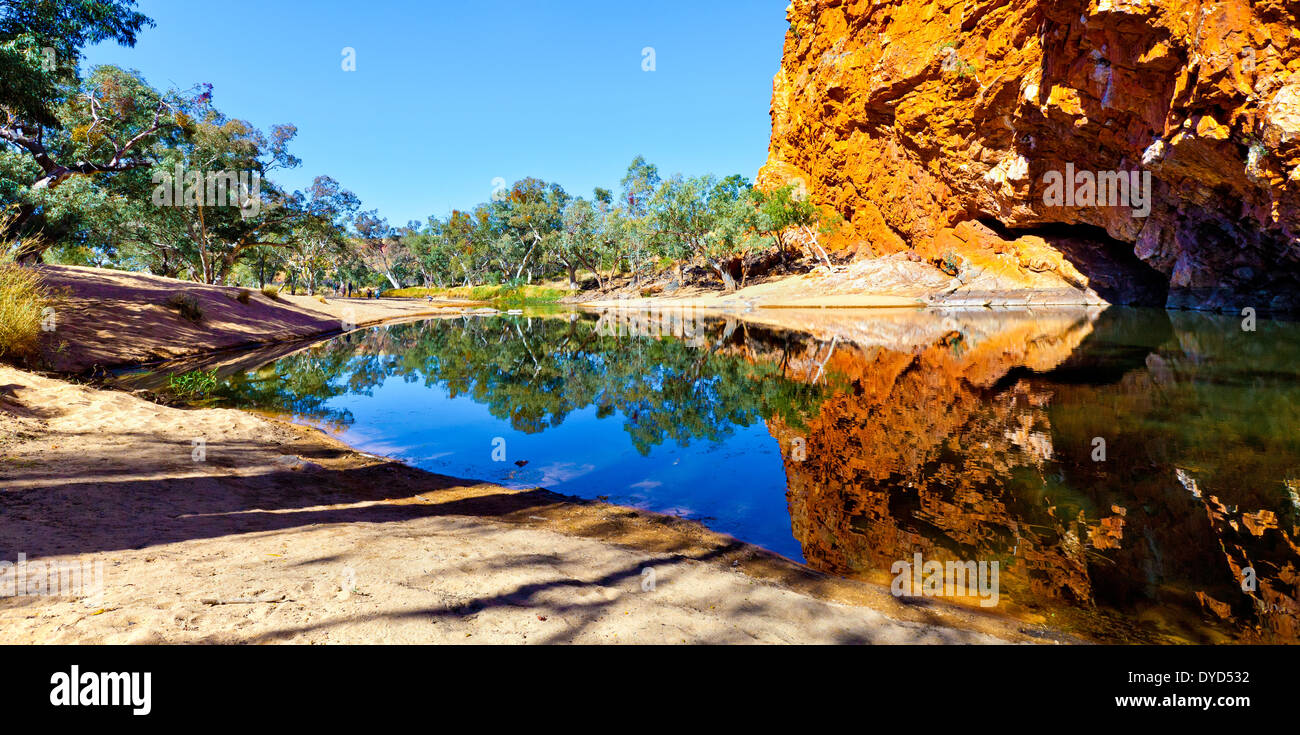 Ormiston Gorge outback landscape water hole reflections landscapes ...