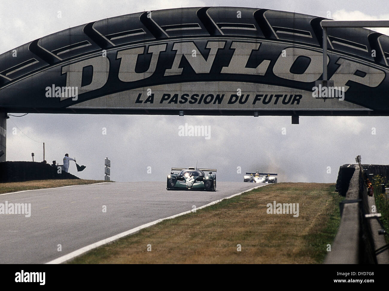 2001 Le Mans 24 hour race. Opening laps cars under the Dunlop Bridge ...