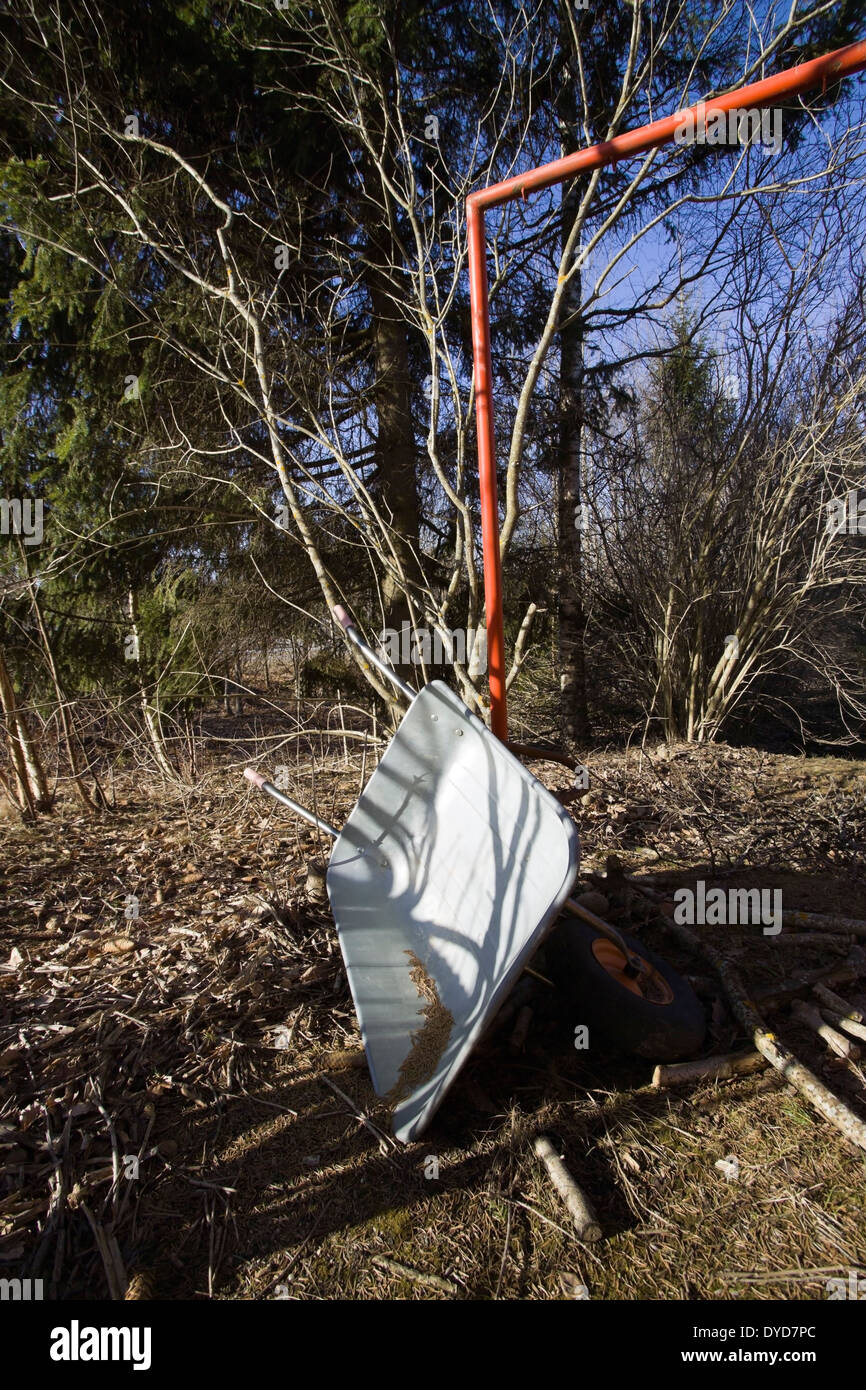 Galvanized steel wheelbarrow hi-res stock photography and images - Alamy