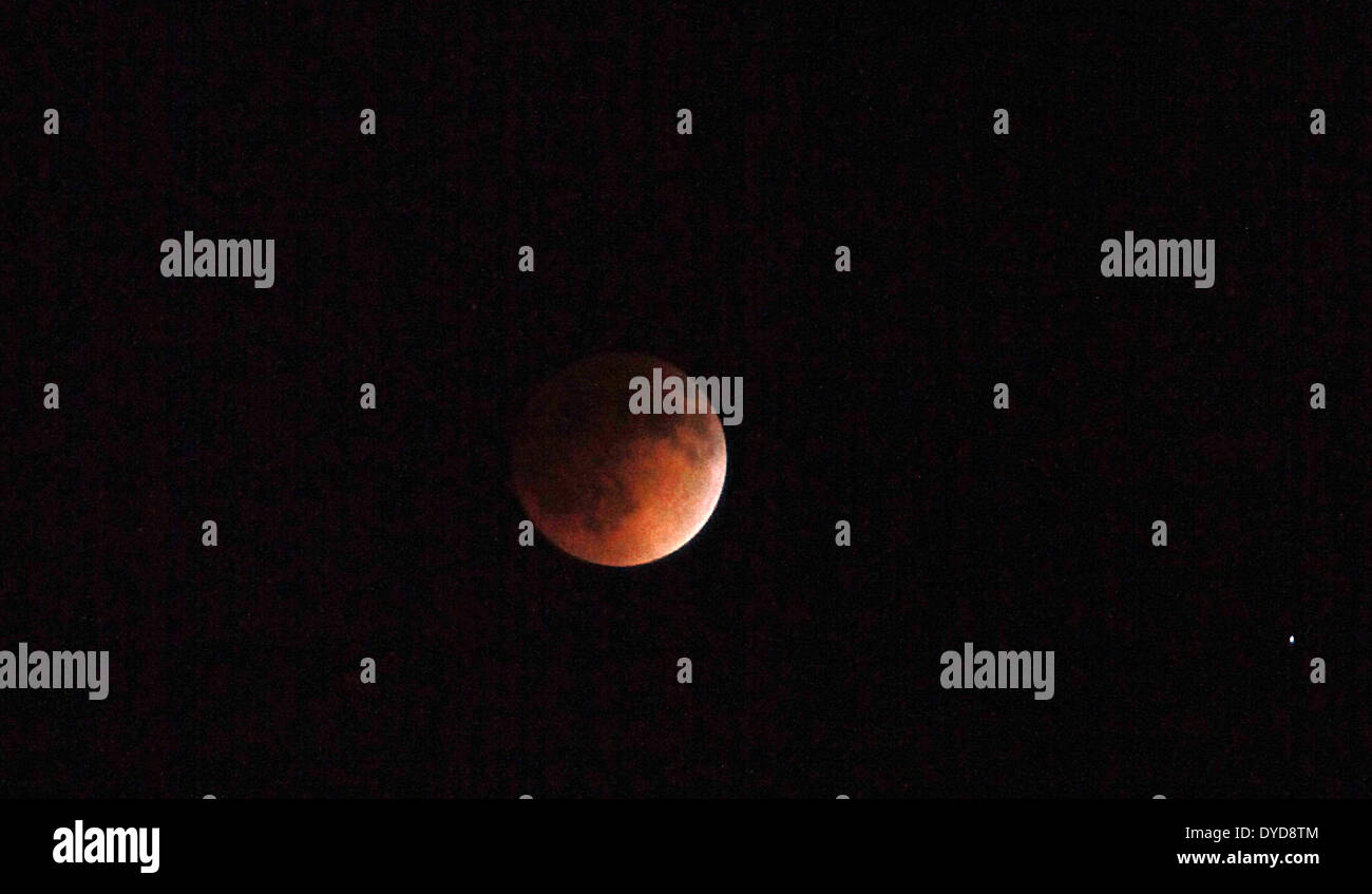Las Vegas, Nevada, USA. 15th Apr, 2014. A total Lunar Eclipse seen on ...