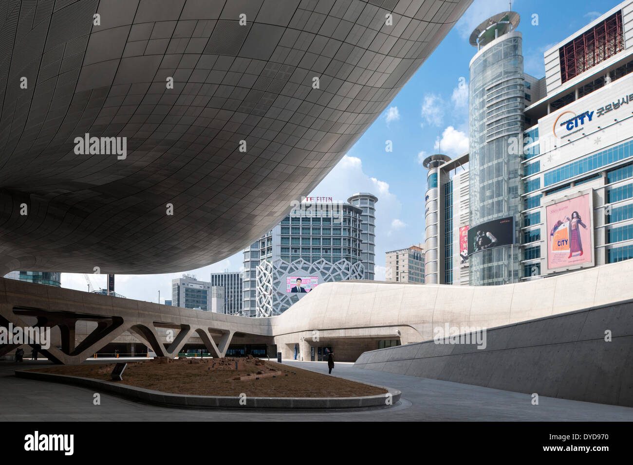 Dongdaemun Design Plaza (DDP), Seoul, Korea, South. Architect: Zaha ...