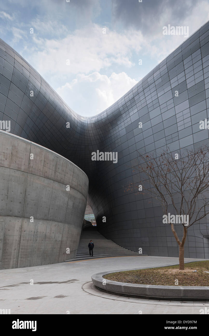 Dongdaemun Design Plaza (DDP), Seoul, Korea, South. Architect: Zaha ...