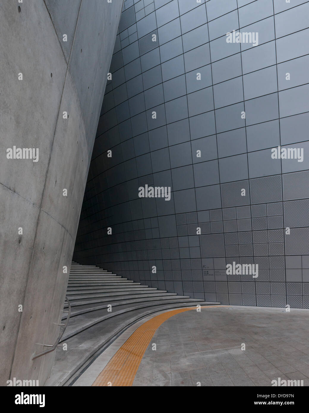 Dongdaemun Design Plaza (DDP), Seoul, Korea, South. Architect: Zaha ...