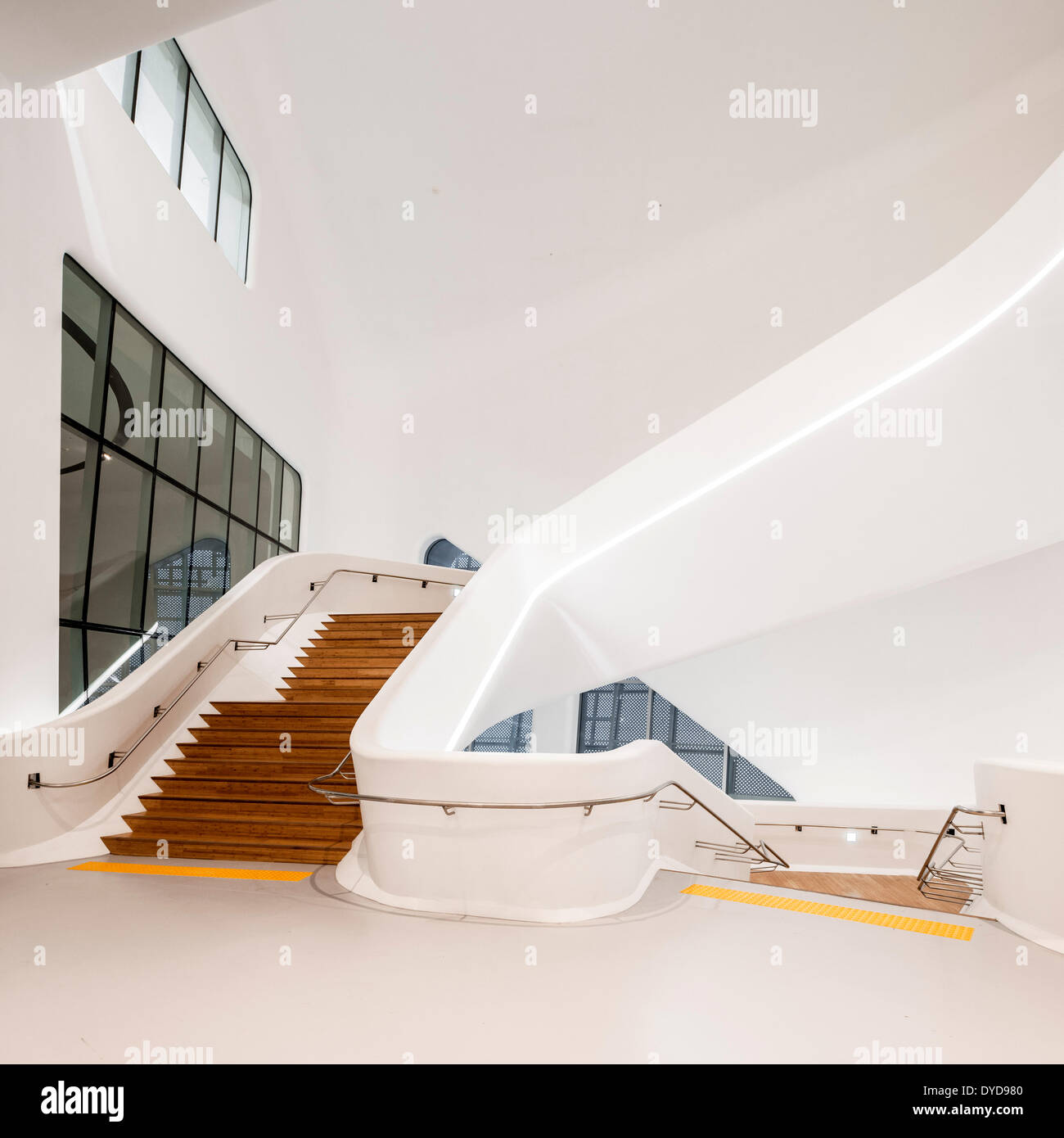 Dongdaemun Design Plaza (DDP), Seoul, Korea, South. Architect: Zaha ...