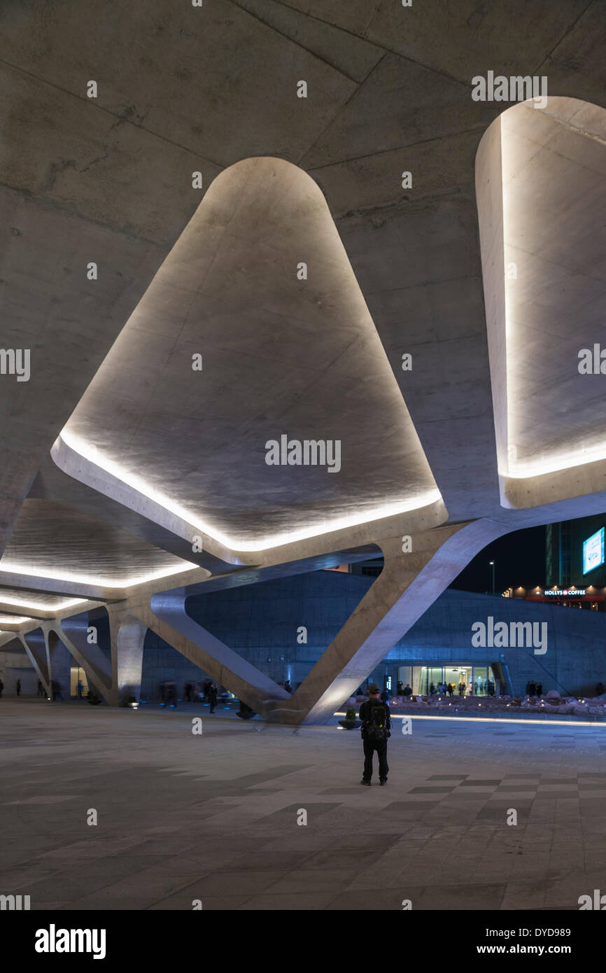 Dongdaemun Design Plaza (DDP), Seoul, Korea, South. Architect: Zaha ...