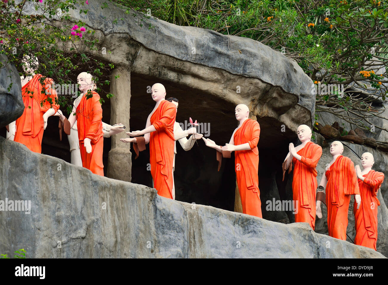 Buddhist sculptures in rock hi-res stock photography and images - Alamy