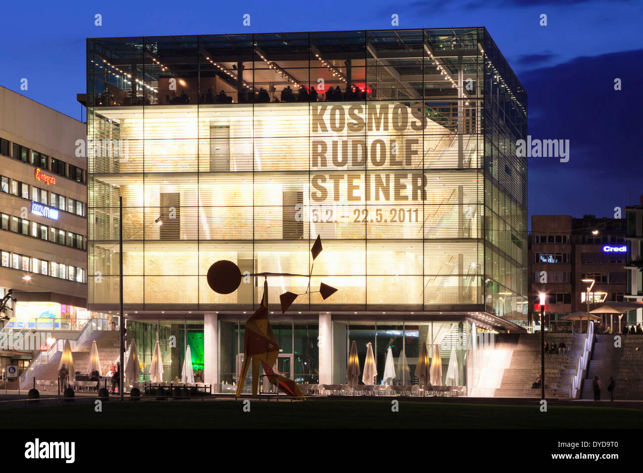 Kunstmuseum art museum on Schlossplatz square, Stuttgart, Baden ...