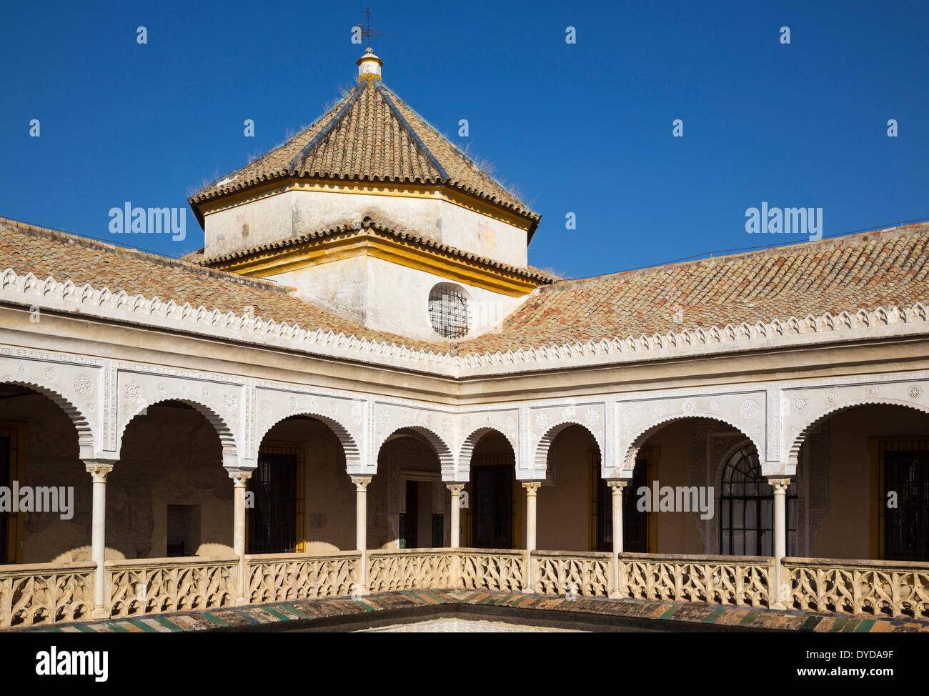 Colonnaded Mansion High Resolution Stock Photography and Images - Alamy