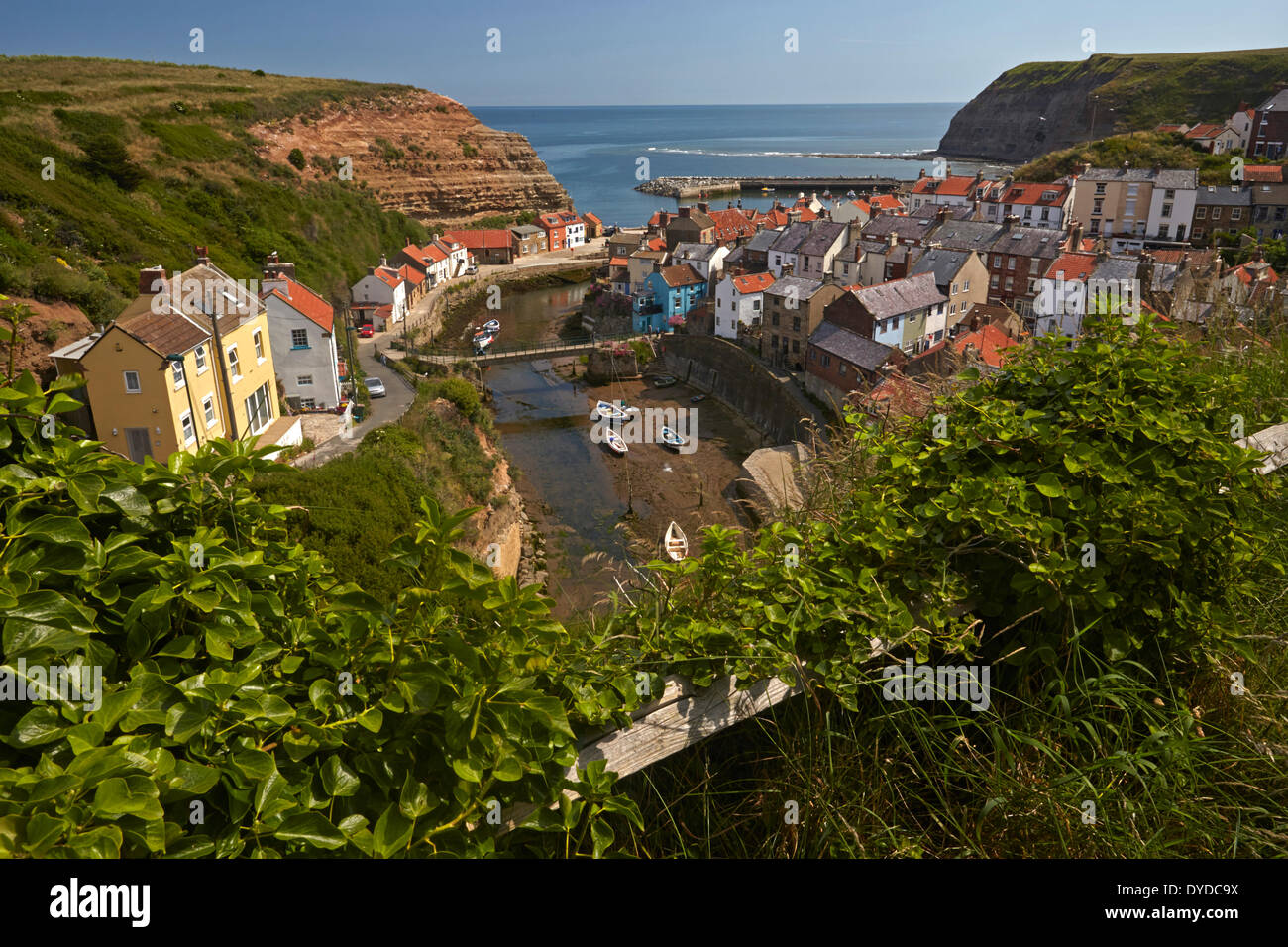 Staithes hi-res stock photography and images - Alamy