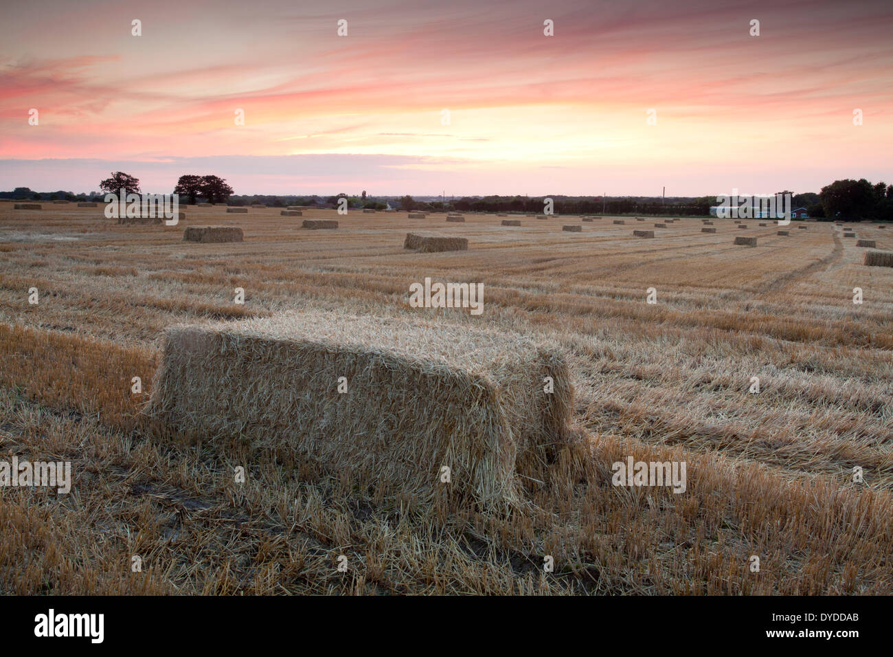 Village sunset uk hi-res stock photography and images - Alamy