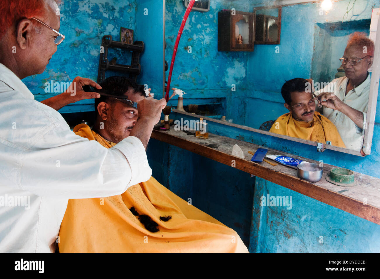 Indian Barber High Resolution Stock Photography and Images - Alamy