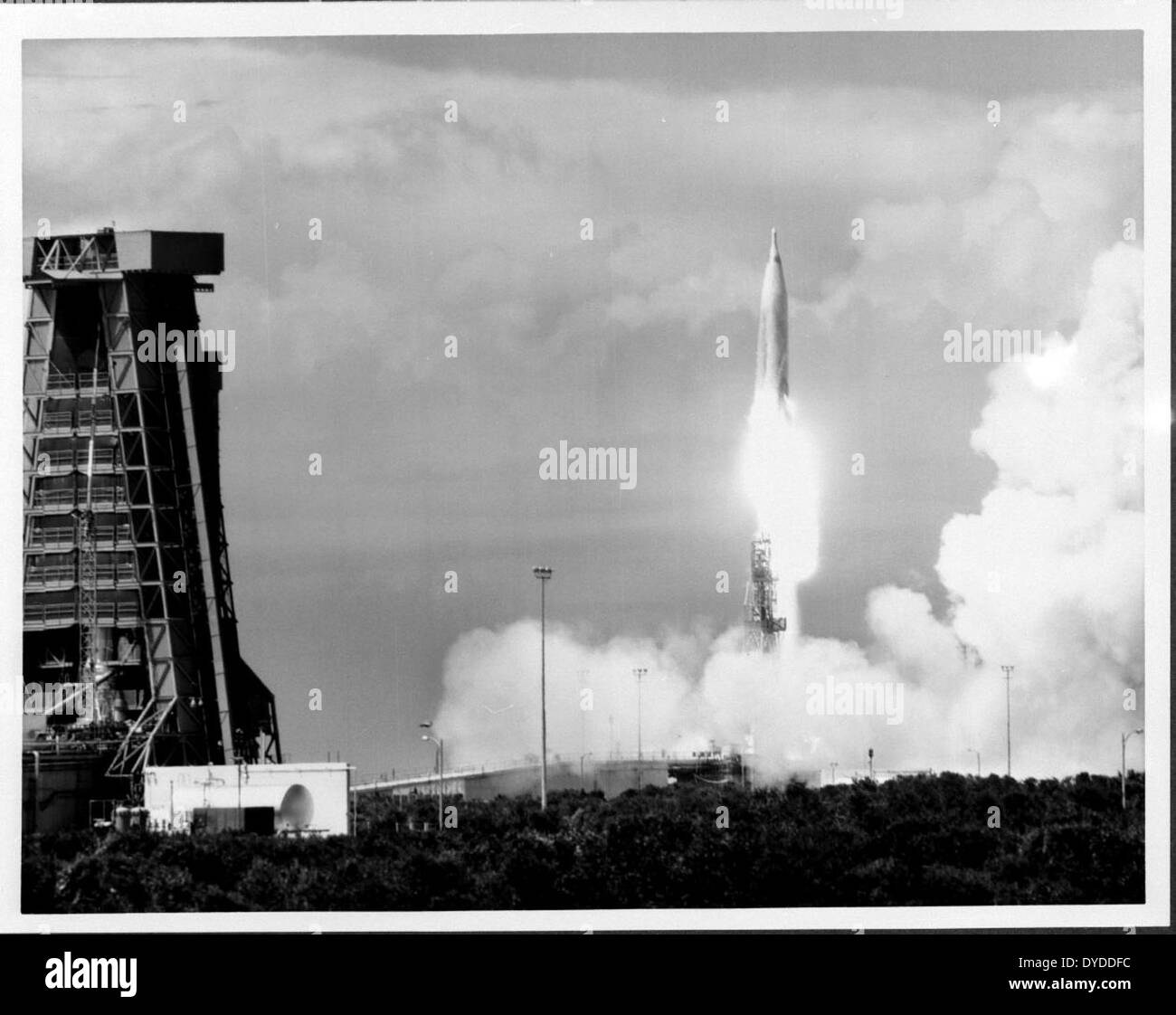 Space launch 1960s Black and White Stock Photos & Images - Alamy