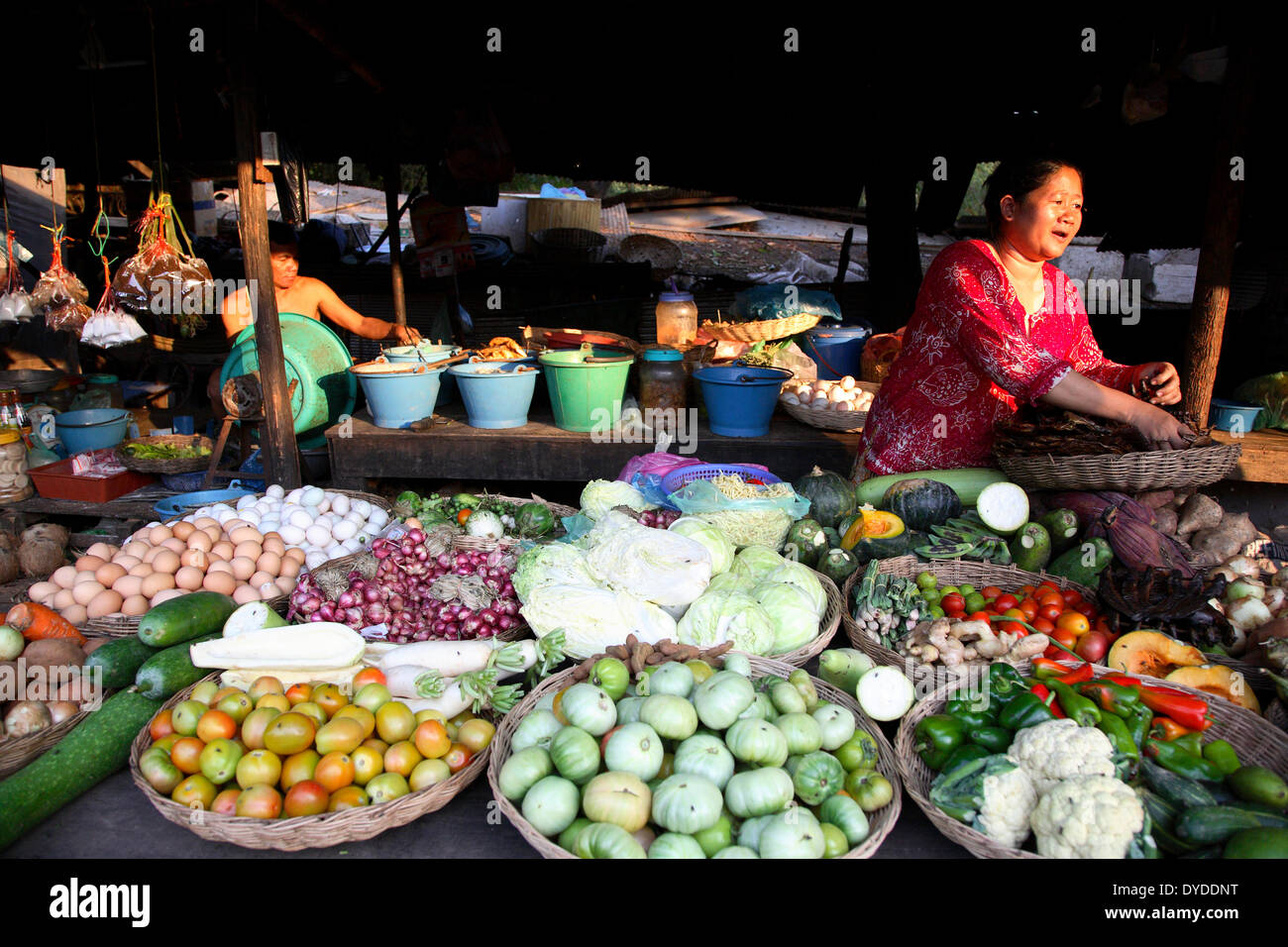 Vegetable sellers in Siem Reap Stock Photo - Alamy