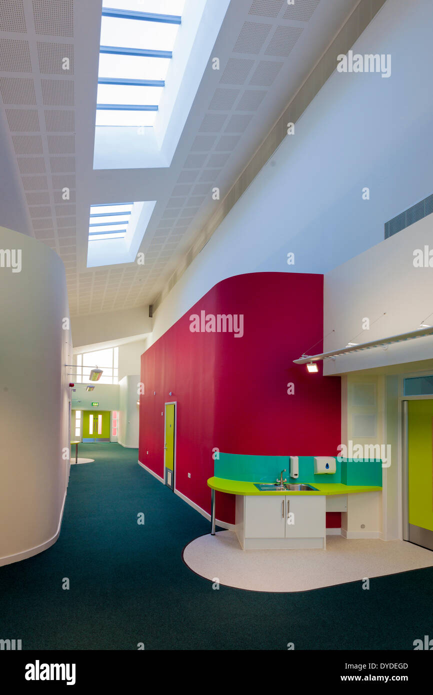 Empty school hall hi-res stock photography and images - Alamy