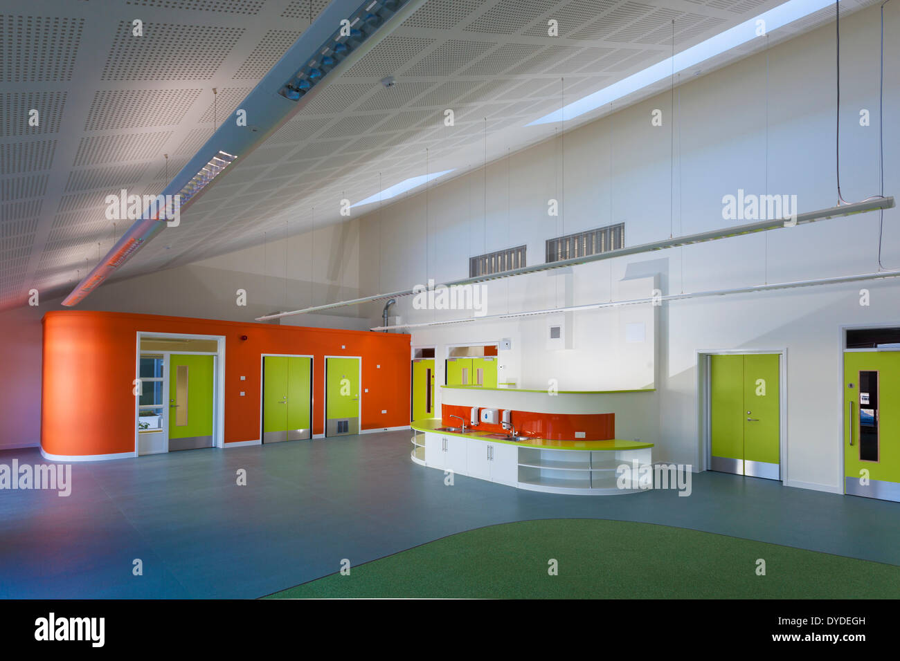 Primary school classroom uk hi-res stock photography and images - Alamy