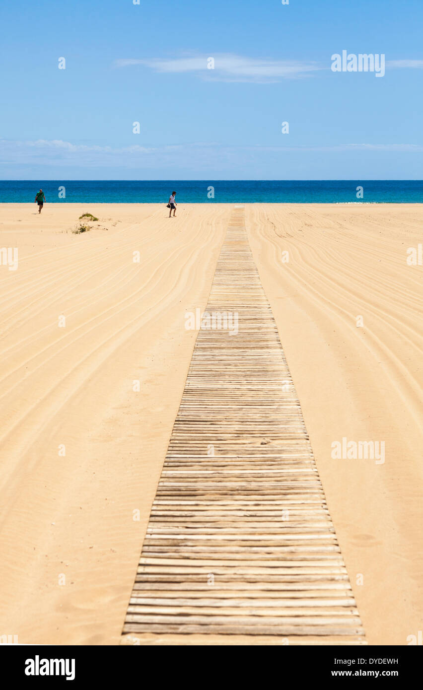 Disabled beach access hi-res stock photography and images - Alamy