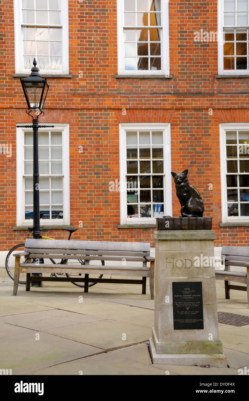 Statue Of Hodge The Cat High Resolution Stock Photography and Images ...