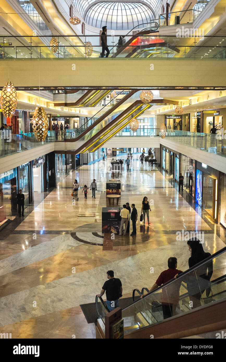 Interior of an upscale shopping mall Stock Photo - Alamy