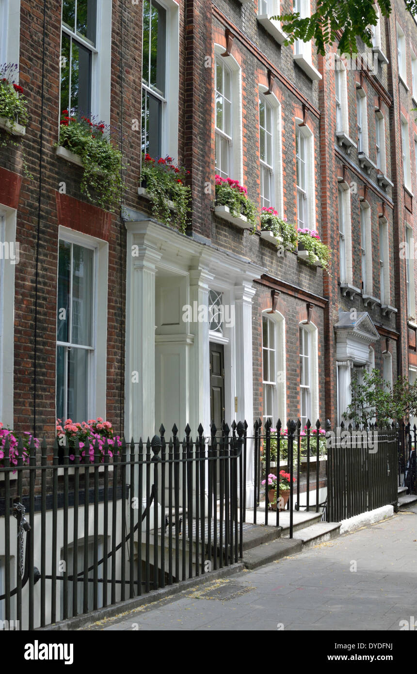 Georgian street front hi-res stock photography and images - Alamy