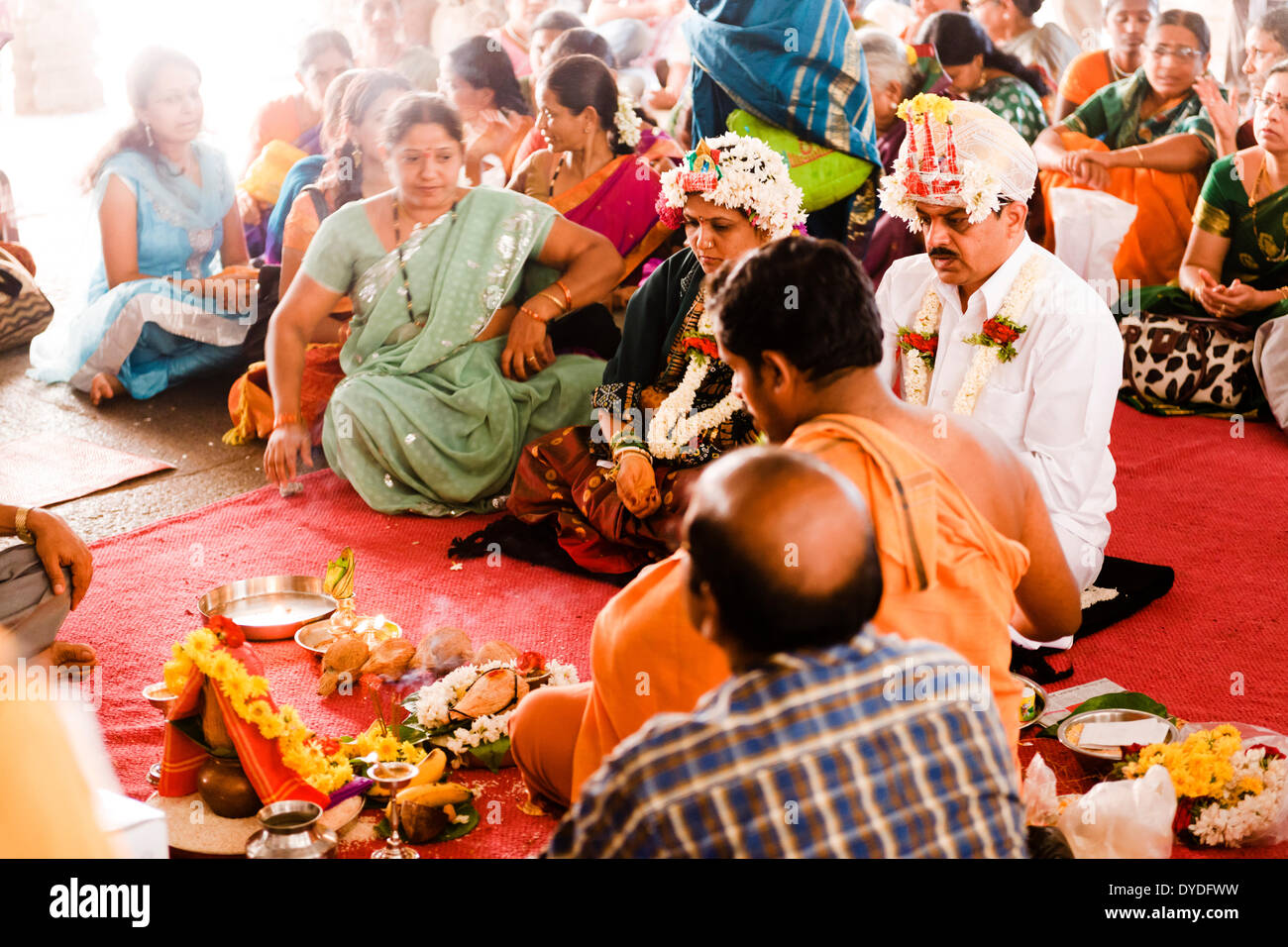 Indian wedding ceremony temple hi-res stock photography and images - Alamy