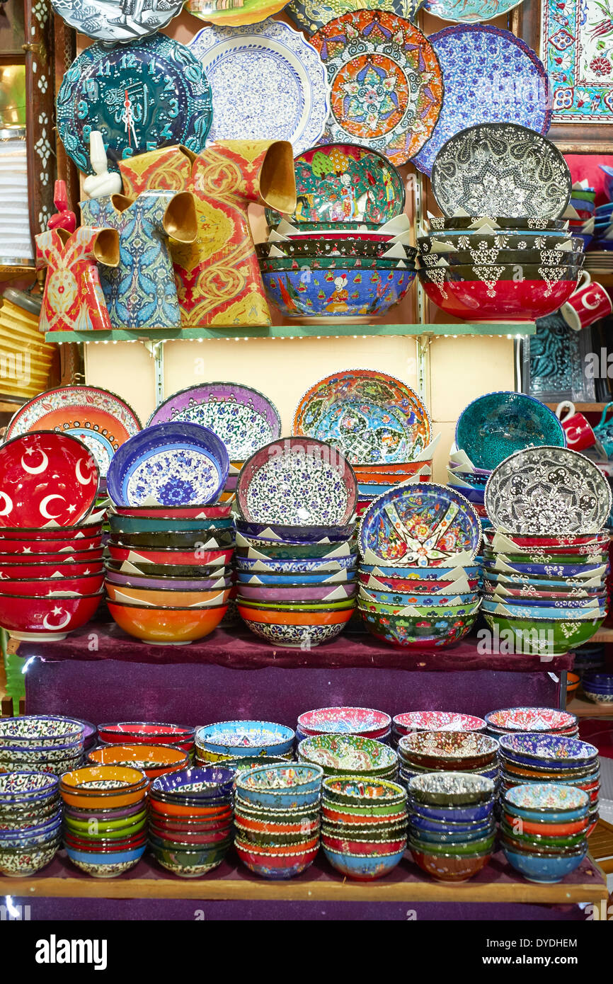 Pottery shop at the Grand Bazaar Istanbul, Turkey Stock Photo - Alamy