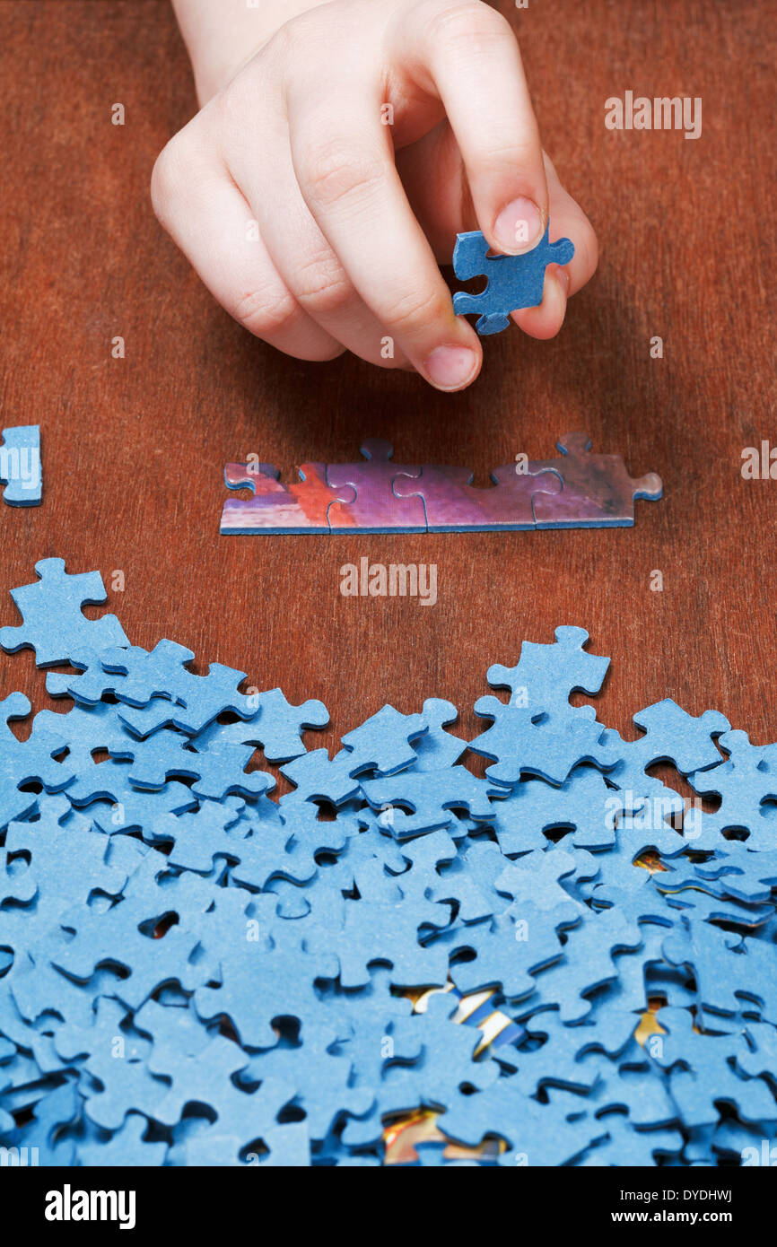 Complete jigsaw puzzles hi-res stock photography and images - Alamy